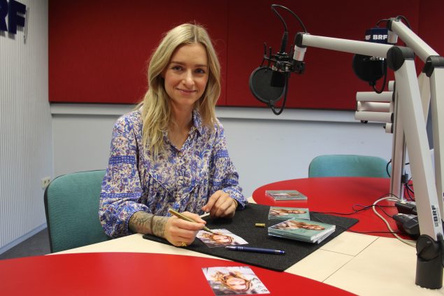 Sarah Zucker stellt ihr Debütalbum vor